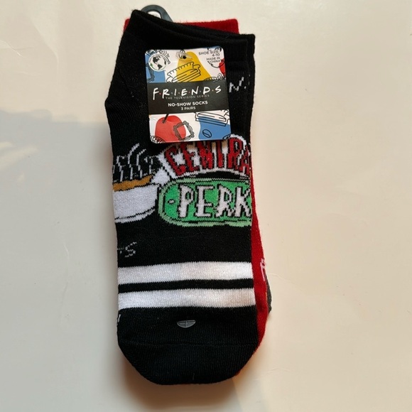 FRIENDS | Accessories | Nwt Friends The Tv Show 3 Pack Noshow Socks ...